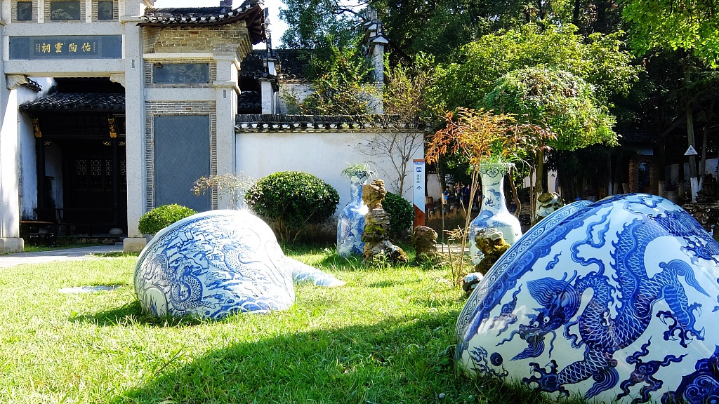 Travel More: Jingdezhen - world-famous Porcelain Capital in east China ...
