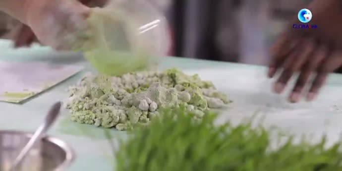 Watch This | Traditional delicacy on Chunfen: Qingtuan