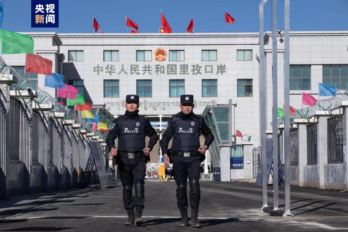 New land port linking China's Xizang with Nepal opens
