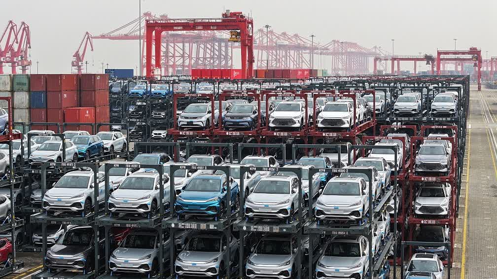 China's auto exports up over 30 percent in first two months