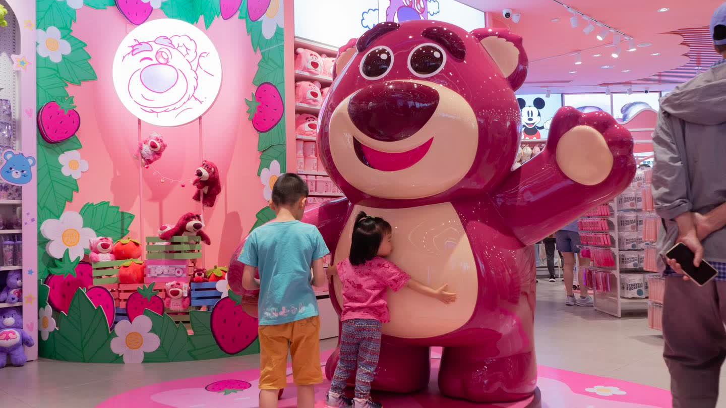 Photos | MINISO opens its largest store in HK