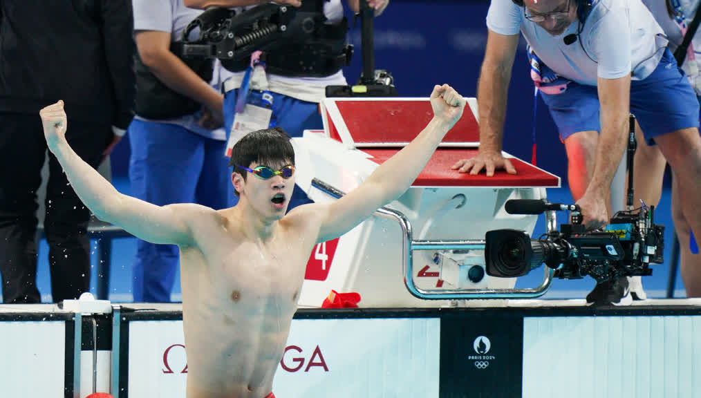 Olympics | Record-breaker Pan takes gold for China
