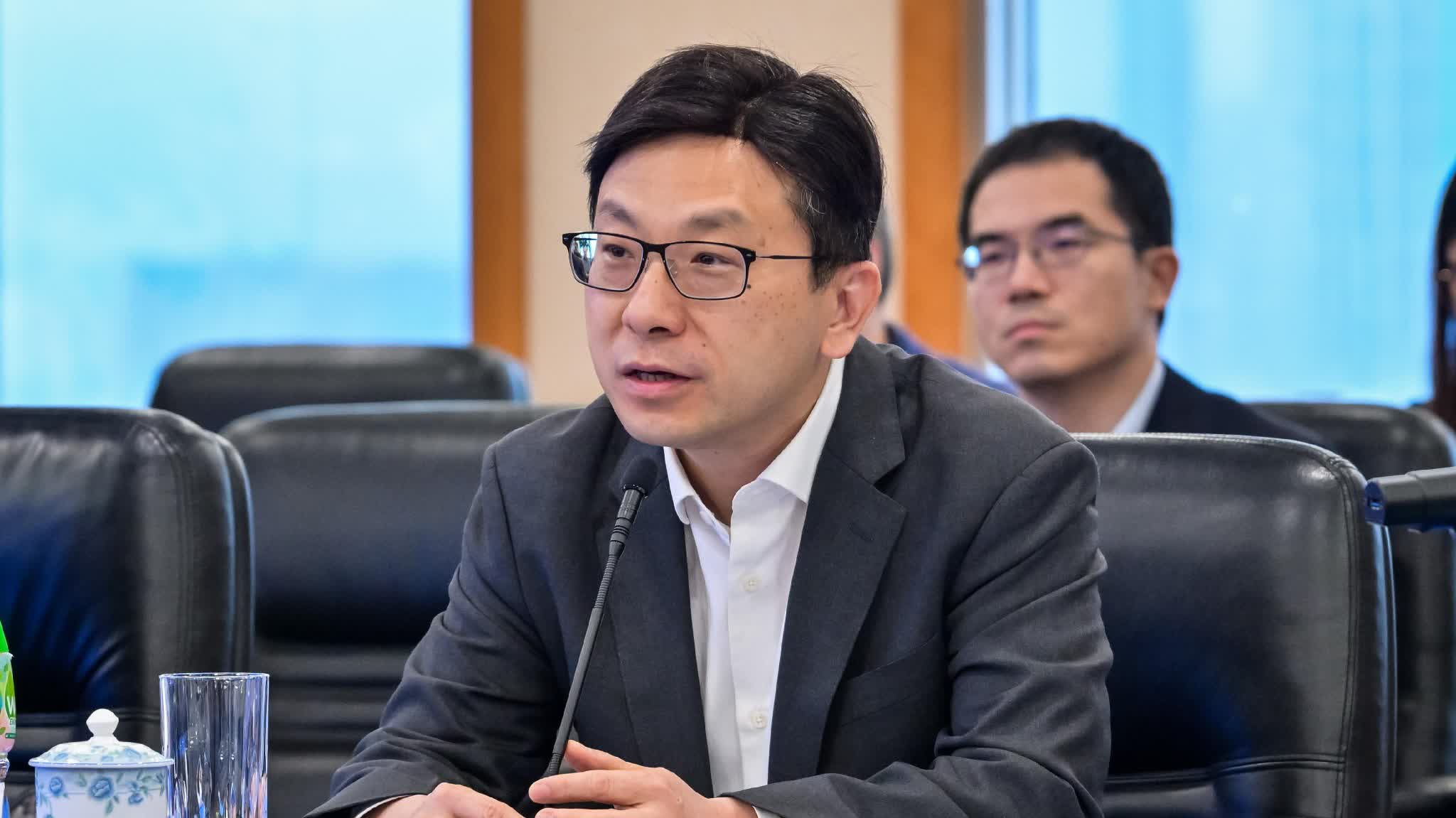 Chris Sun highlights international perspectives of imported talents