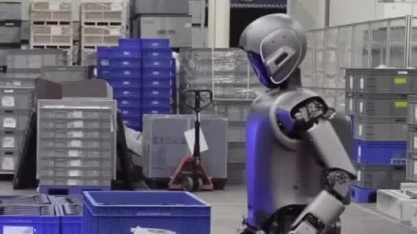Watch This | Humanoid robot provides unmanned logistics solution in ...