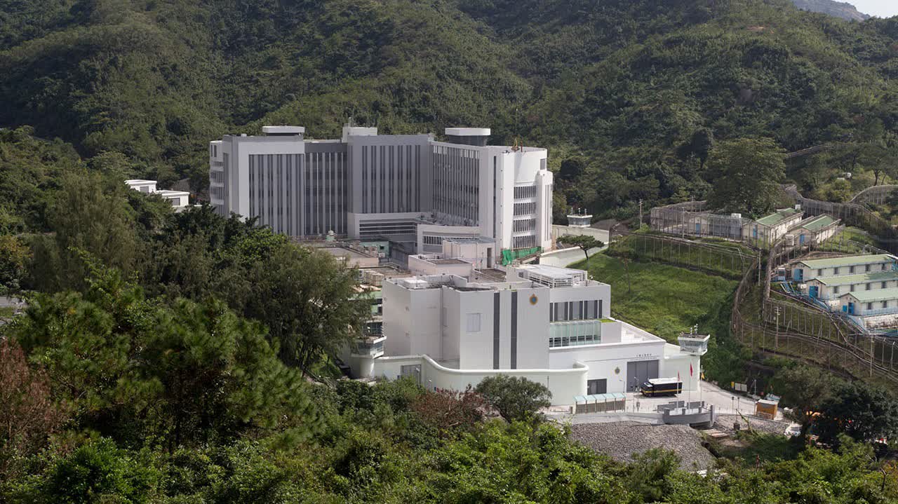Correctional officers intercept smuggling of suspected dangerous drug ...