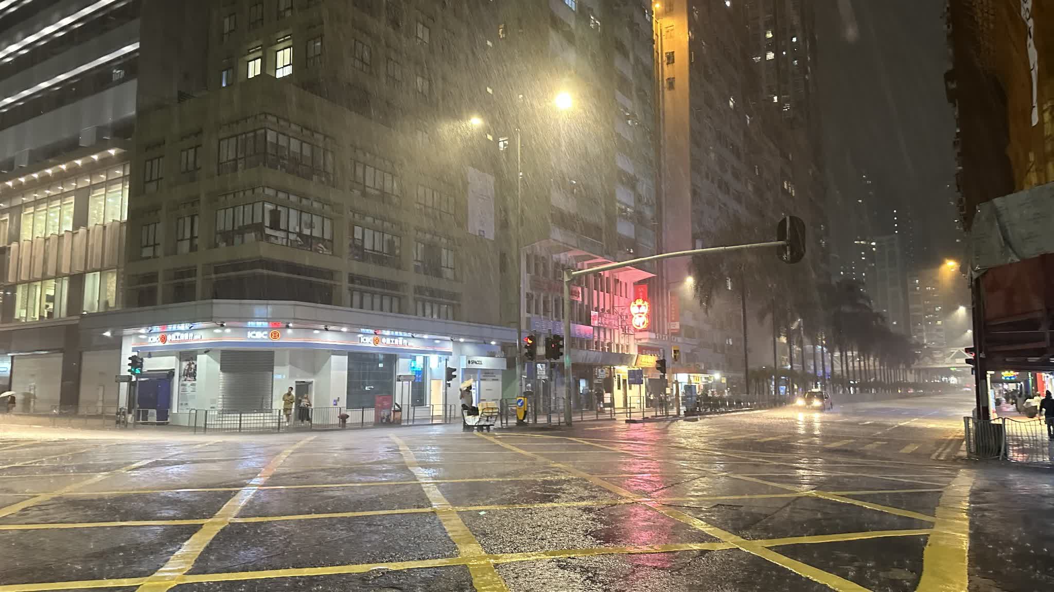 Amber rainstorm warning! HK to face heavy rain today