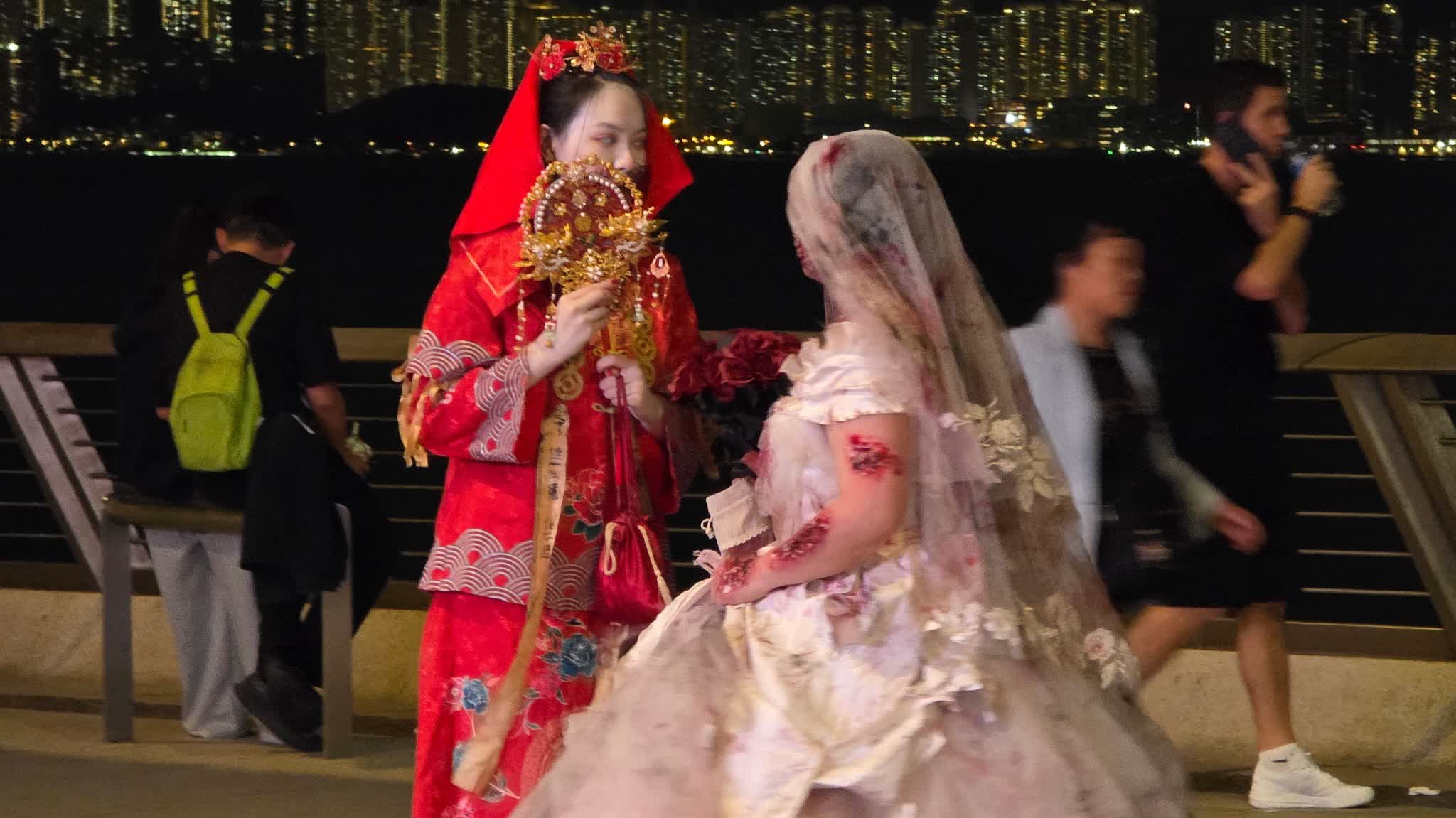 Watch This | Spooky 'ghost brides' appear in Tsim Sha Tsui, delight ...